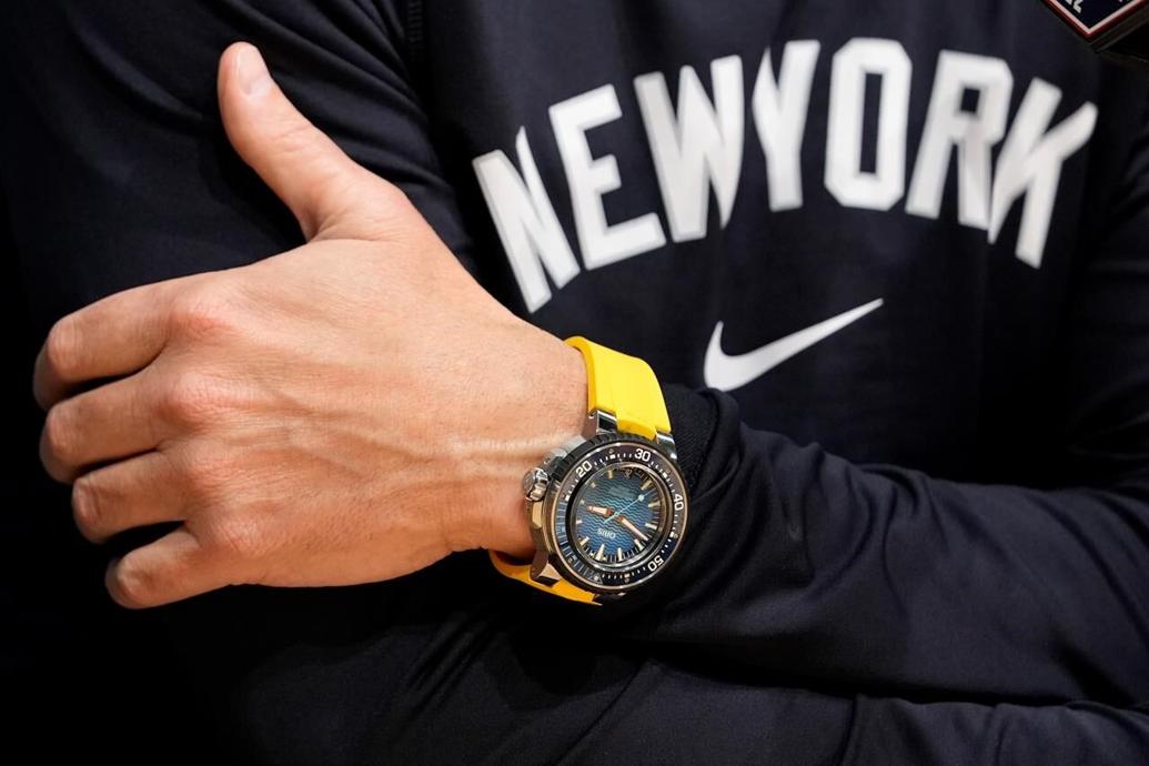 Aaron Boone's watches tell time -- and who's pitching for the Yankees ...