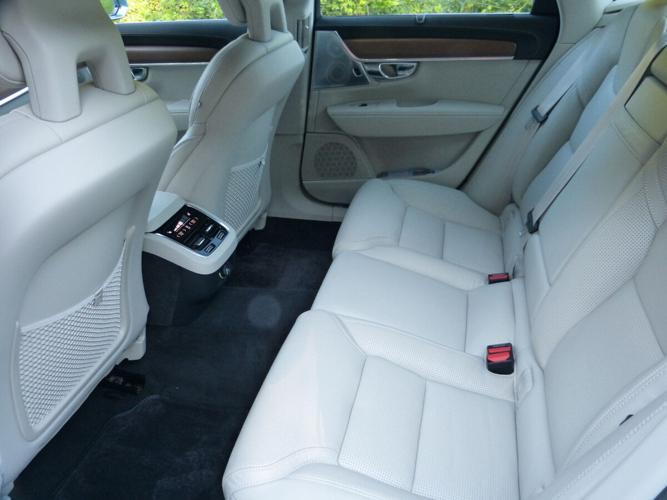 Volvo S90 luxury sedan an instant classic