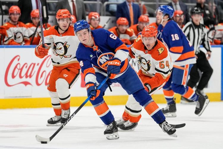 Anders Lee scores twice as Islanders beat Ducks 5-2
