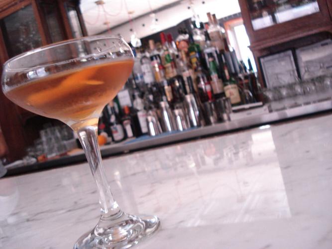 Buzz on Bars: College St. bar The Huntsman Tavern worth hunting down