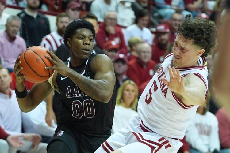 DeVries era opens with a bang as Reed Bailey scores 21 to lead Indiana ...