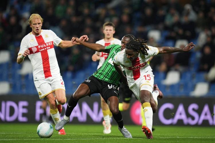 Ex-Roma captain and coach De Rossi hired to manage relegation ...