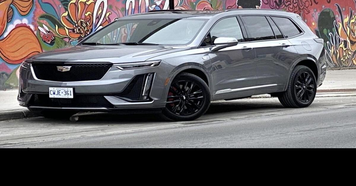 2022 Cadillac XT6 Sport Car Review