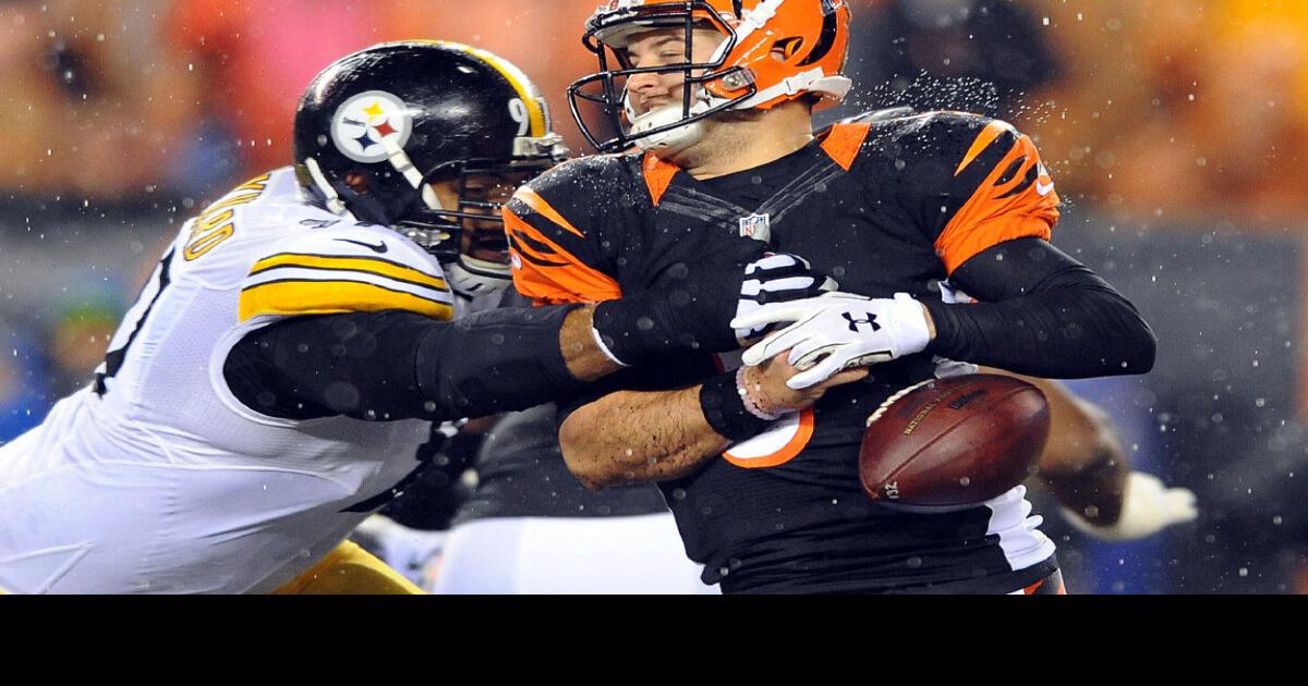Bengals blow up, hand Steelers wild-card game