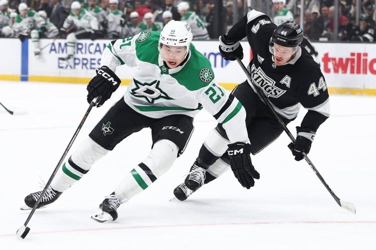 Jason Robertson strikes late in the third period to help send Stars to ...