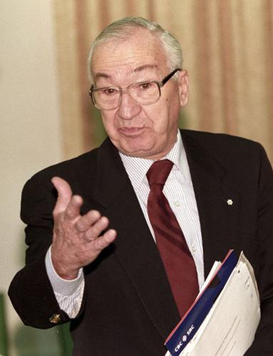 Former CBC head Pierre Juneau dies at 89