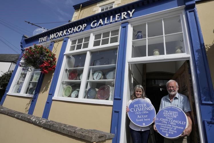 London’s historic blue plaques seek more diversity as 1,000th marker is ...