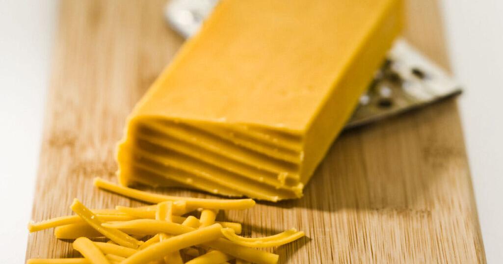 Niagara police officer charged in cheese smuggling case
