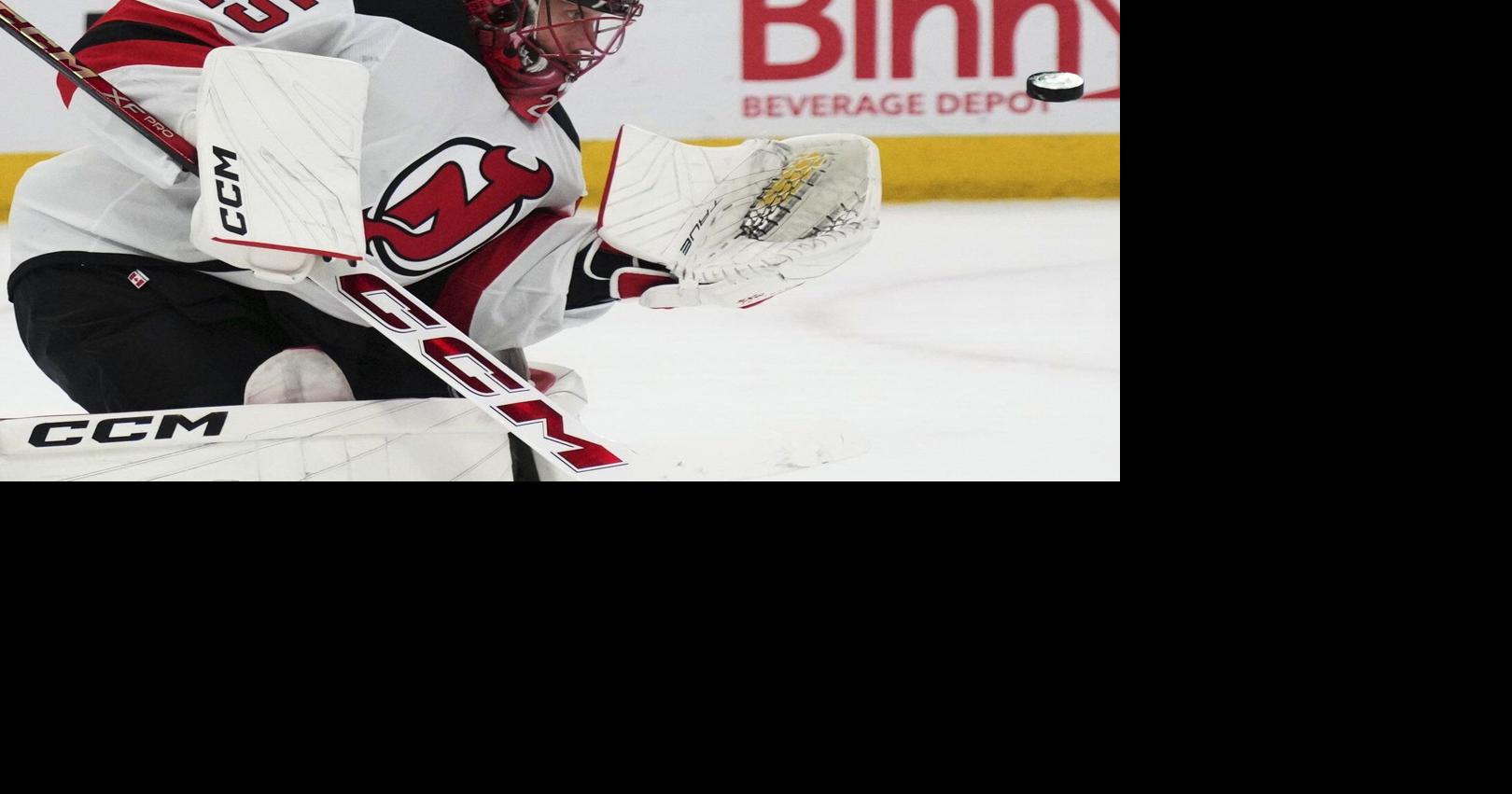Devils end 3-game losing streak with 5-3 win over the Blackhawks
