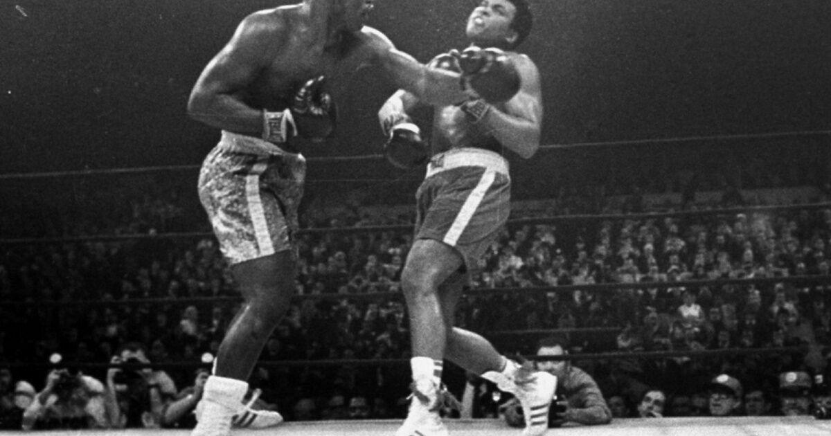 Boxer Joe Frazier dies at age 67 after battle with liver cancer