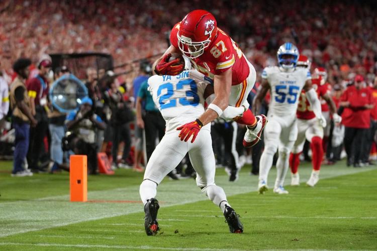 Mahomes leads the Chiefs to a 30-17 victory over Lions, and a fistfight ...