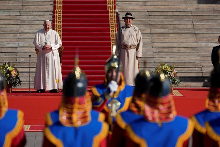 Pope starts Mongolia visit by praising the country's religious freedom ...