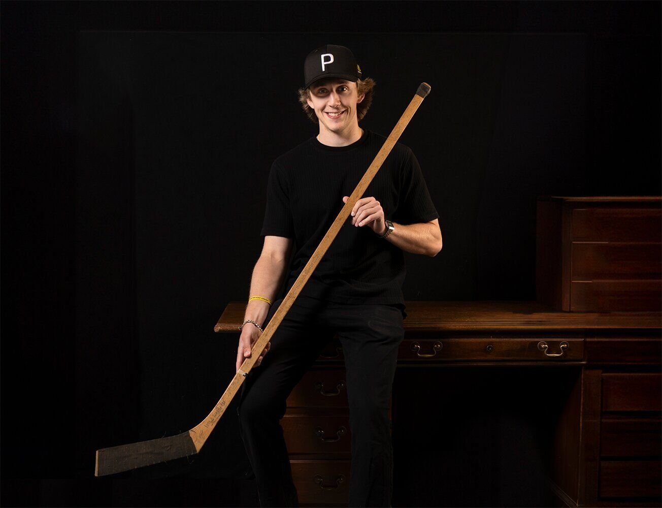 Stick of Maple Leafs legend Bill Barilko up for auction