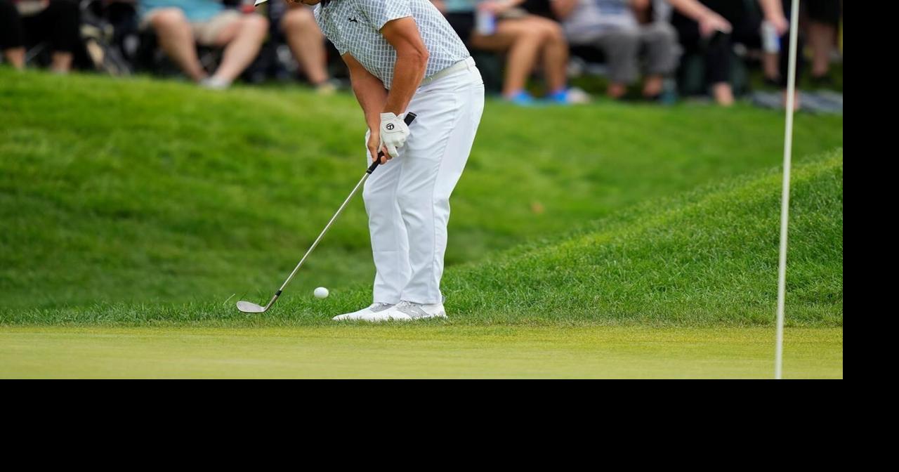 Bradley leads Travelers with 54-hole record, Fowler shoots career-best 60