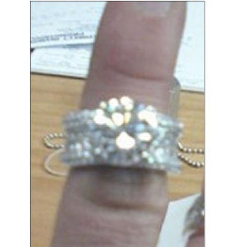 Police looking for stolen $200,000 diamond ring