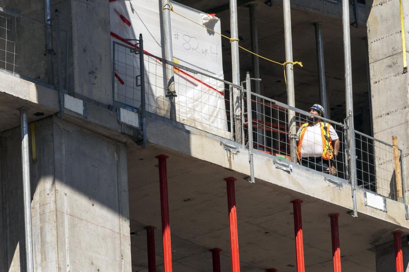 How hot is too hot to work? Here’s what Ontario law says