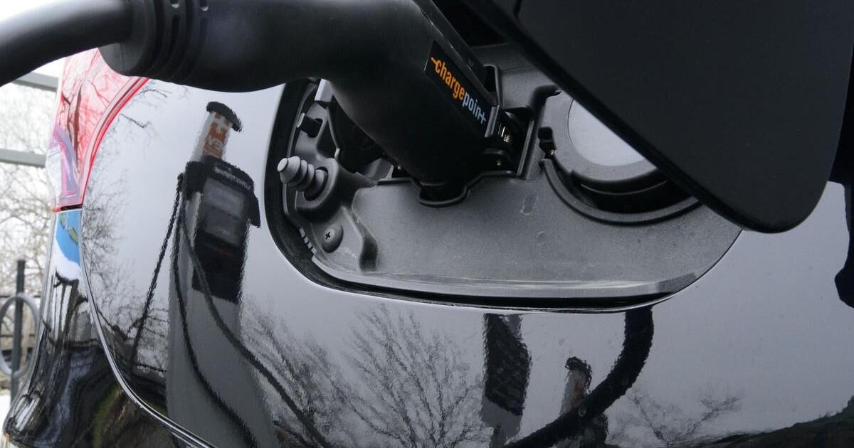 Hybrid, Plug-in Hybrid, BEV? An Electrification Explainer