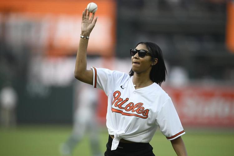 Jason Heyward hits a 3-run homer as the Dodgers rout the Orioles 10-3 ...
