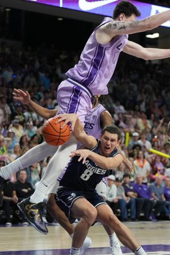 Williams and Moore score 20 points each, Grand Canyon knocks off No. 23 ...