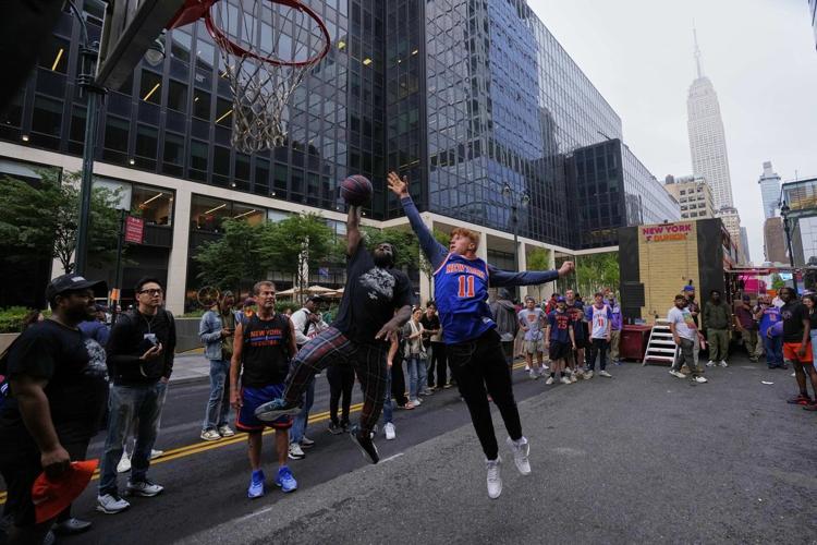 Knicks fans get the Game 6 fun started early with block party zone ...