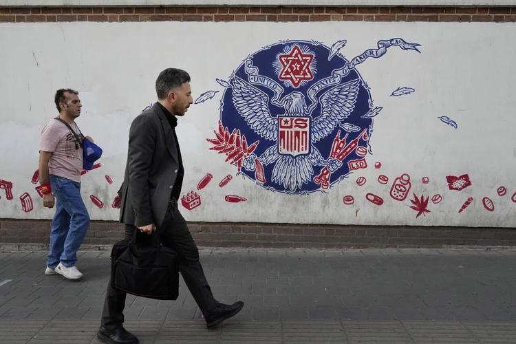 Five Americans detained in Iran walk free, released in deal for frozen ...