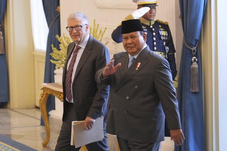 Bill Gates meets Indonesian leader to discuss health and sustainable ...