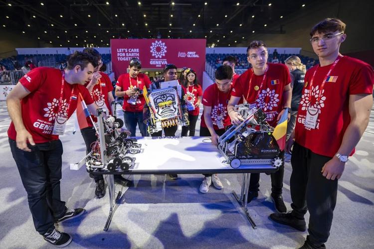 Teens tackle 21st-century challenges at robotics contest