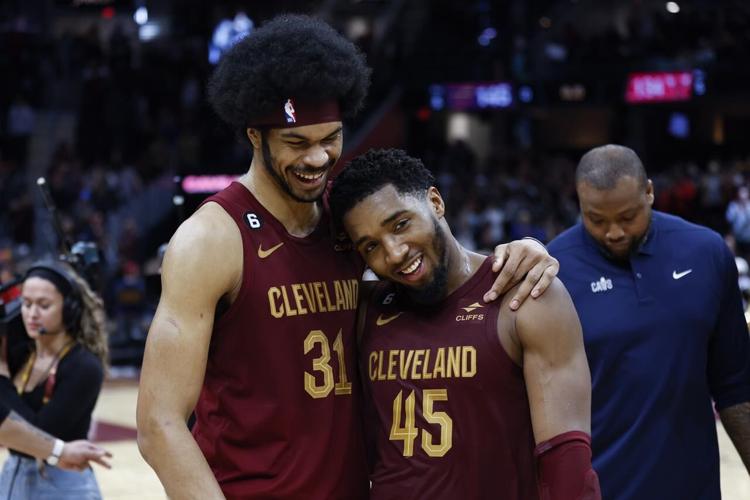 Mitchell scores 71 points, Cavaliers top Bulls 145-134 in OT