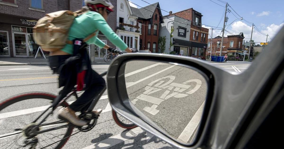Protect cyclists from dooring with the ‘Dutch reach’
