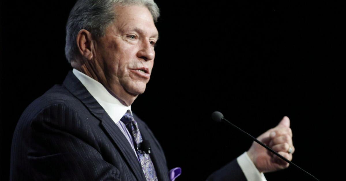 Hunter Harrison’s death leaves CSX’s transformation in question