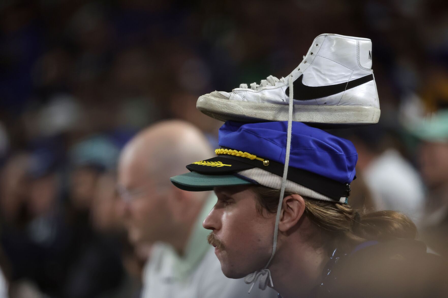 Why are Mariners fans putting shoes on their heads in ALCS?