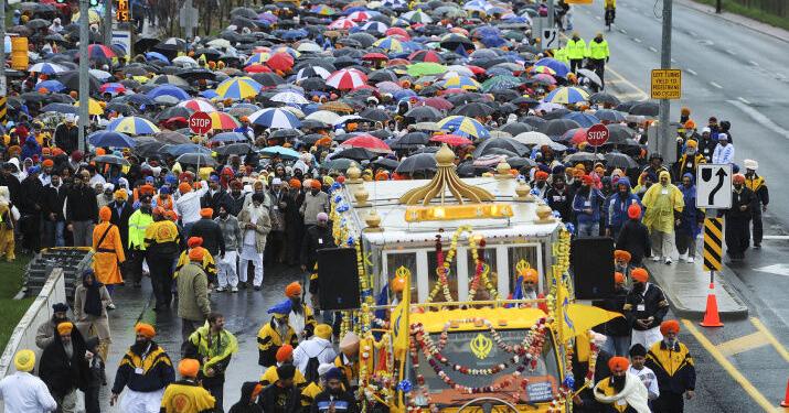 Tens of thousands gather for Khalsa Day parade