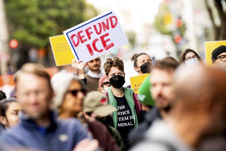 What to know about debate over protesters and ICE agents wearing masks ...