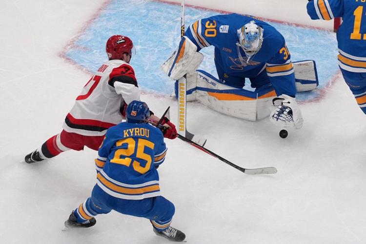Blues snap 3-game skid with 3-0 win over Hurricanes