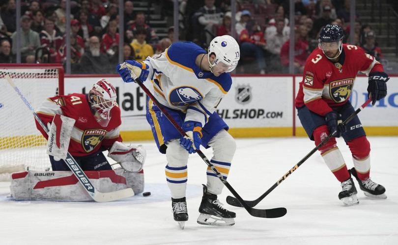 Vitek Vanecek earns 'Van-ny!' chants from Florida fans in strong ...