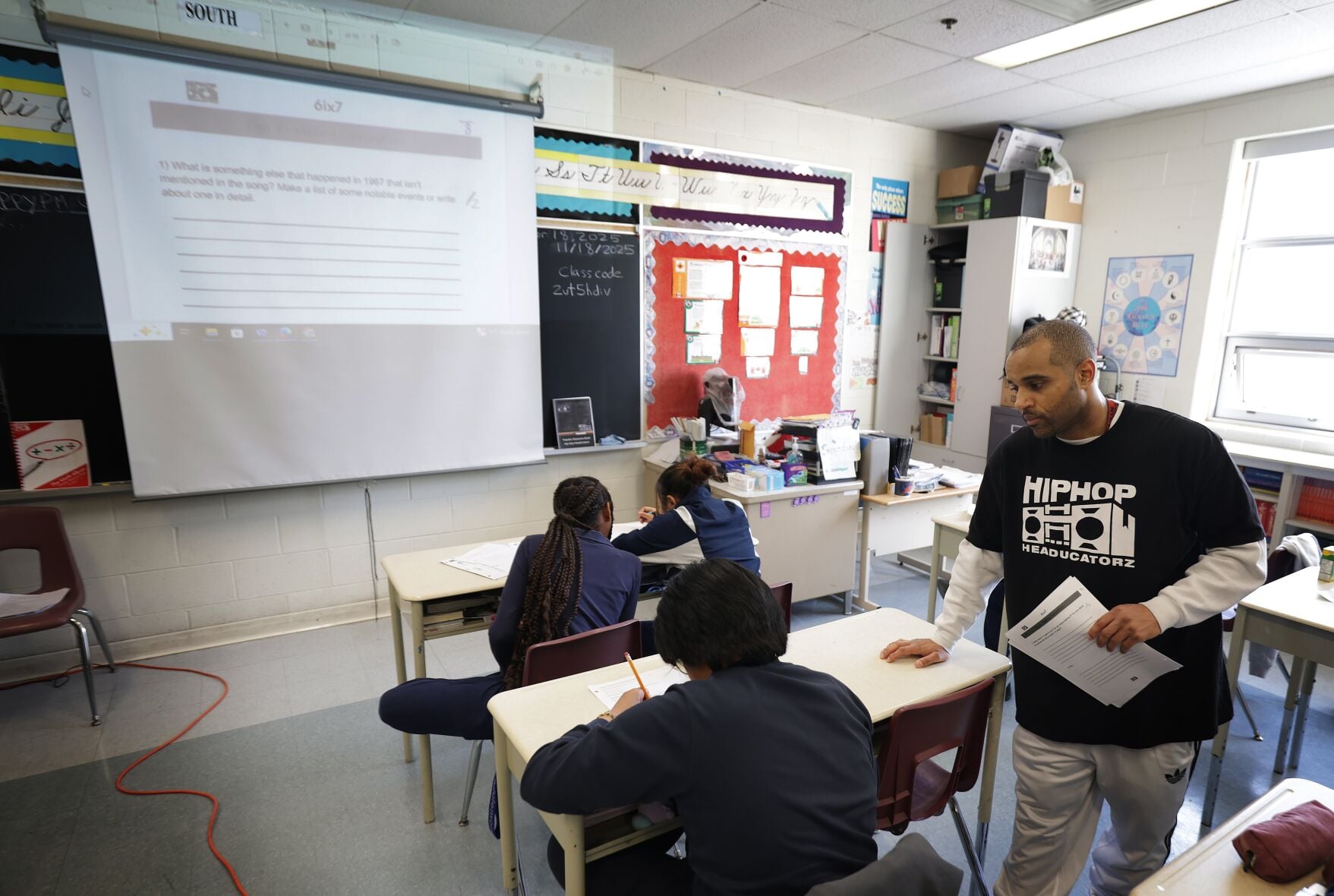 Using the ‘6-7’ meme to teach students about Canada