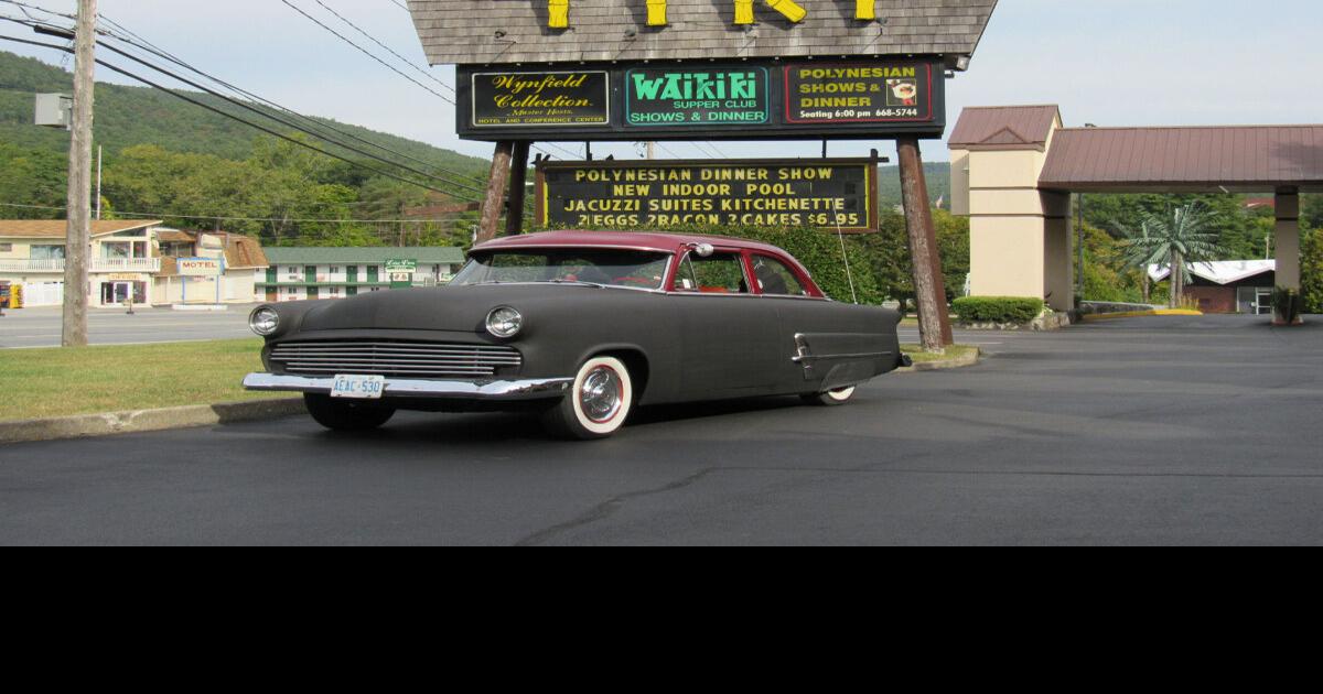 About the car: 1953 Ford Meteor Customline V8