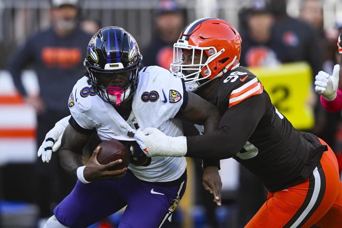 Newly acquired Za'Darius Smith will report to Lions on Friday