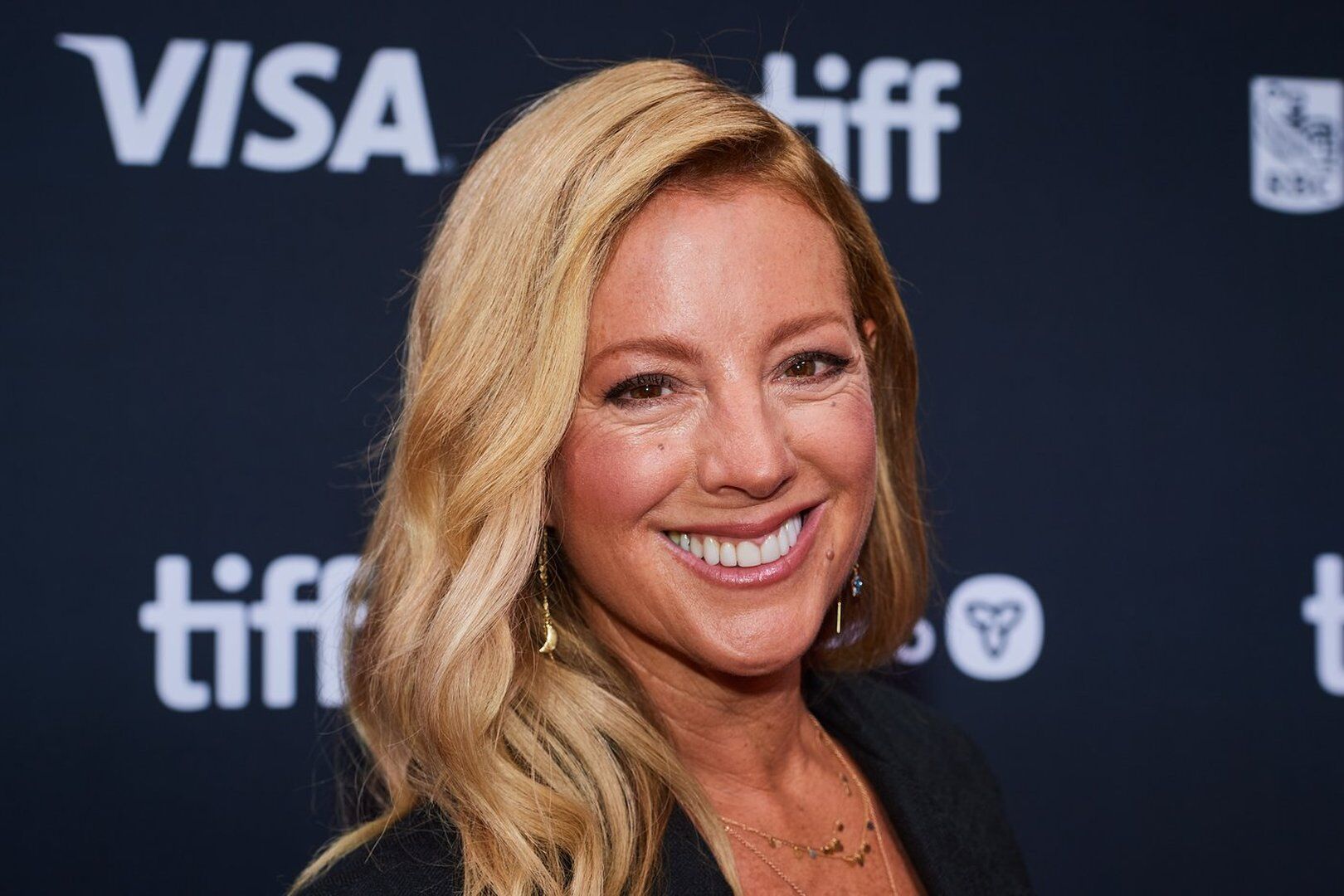 Jimmy Kimmel salutes 'valiant' Canadian singer-songwriter Sarah ...