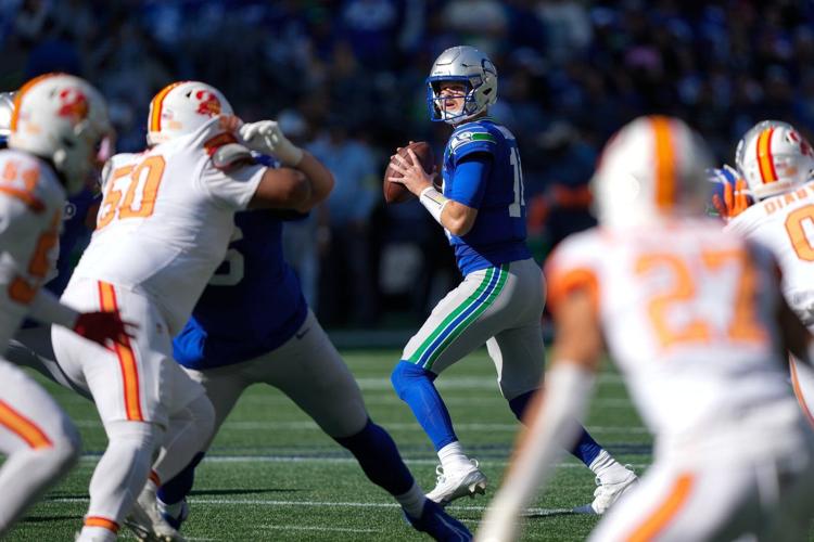 David's pick sets up winning FG as Bucs beat Seahawks 38-35 in duel ...