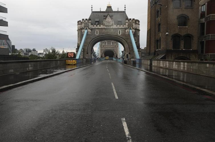 London’s Tower Bridge reopens after being stuck for hours