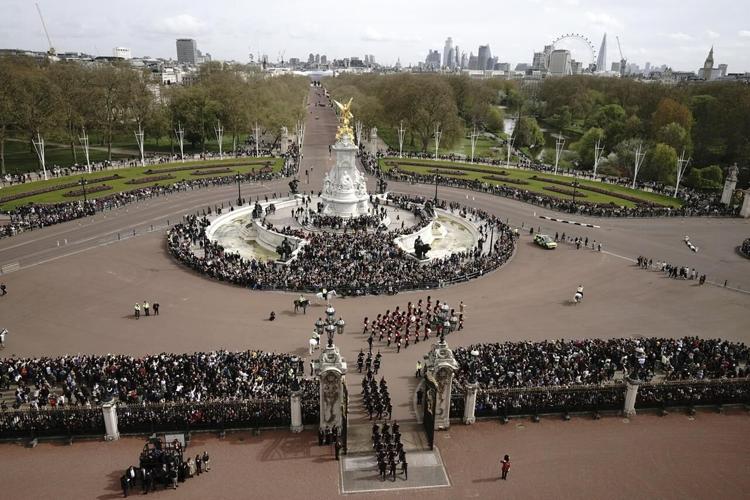 British, French troops march in historic joint parades in London and ...