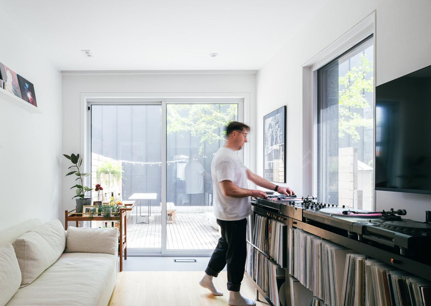 Renovating home in Toronto Ossington neighbourhood together