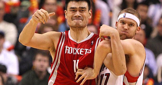 Surgery puts Yao out for NBA season