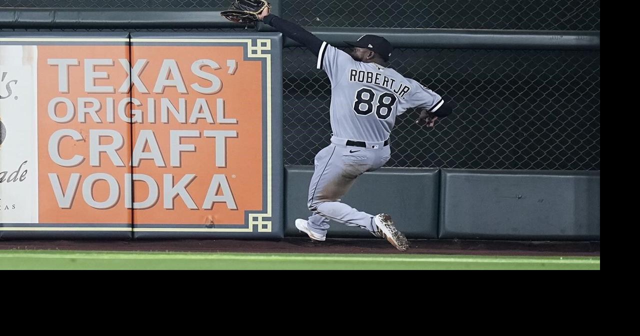 Robert, Moncada power White Sox past Astros 6-3