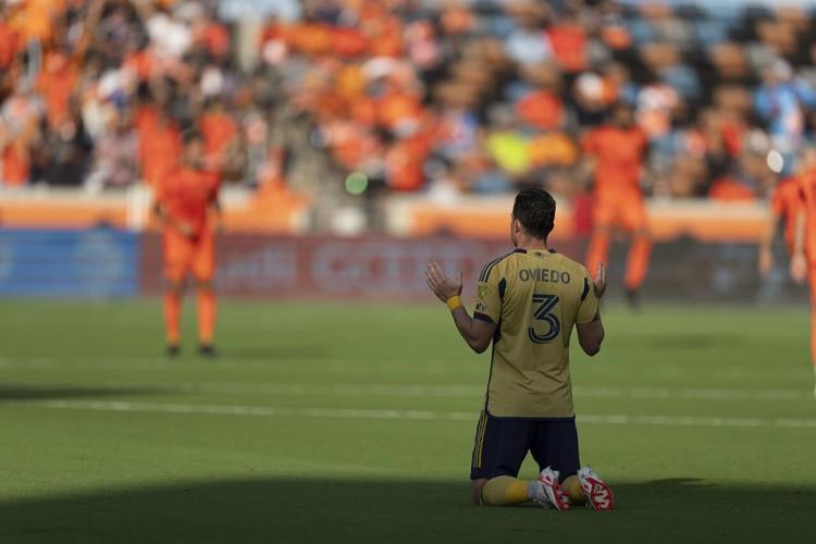 Bassi, Herrera each score a goal as Dynamo beat RSL 2-1 in Game 1