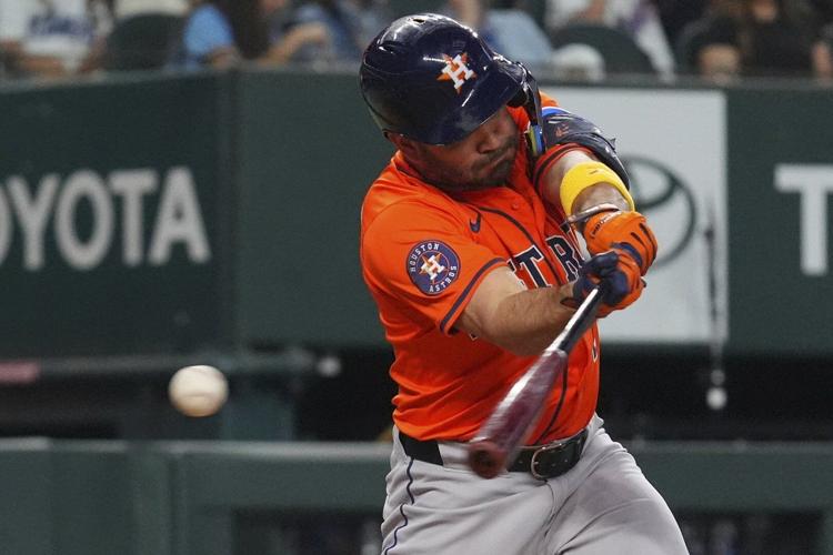 Astros hold out 9-time All-Star Jose Altuve against Braves with continued soreness in his right foot