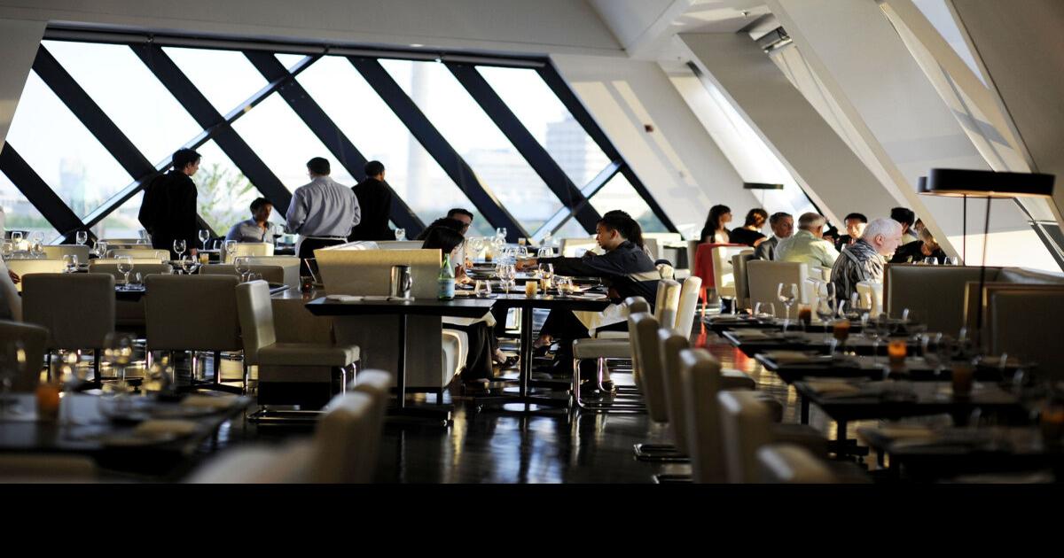 What will replace C5 Restaurant Lounge closing at Royal Ontario Museum?