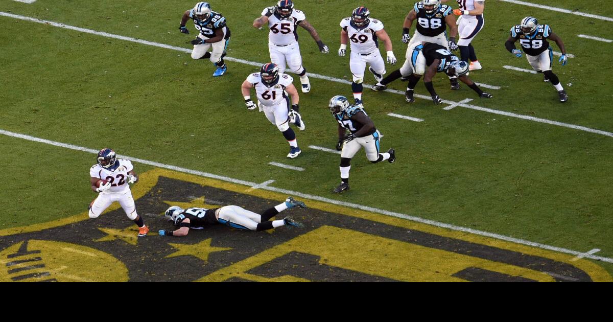 Super Bowl turf makes players slip