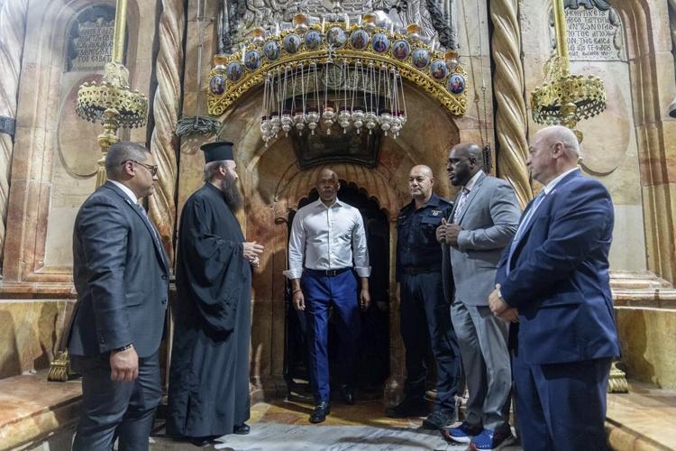 In Israel, Mayor Eric Adams of New York City stays neutral on divisive ...